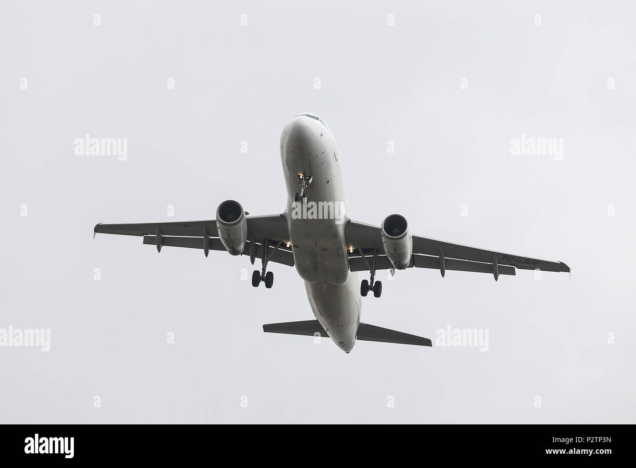 ISTANBUL, TURKEY - MARCH 04, 2018: Turkish Airlines Airbus A320-232 (CN ...
