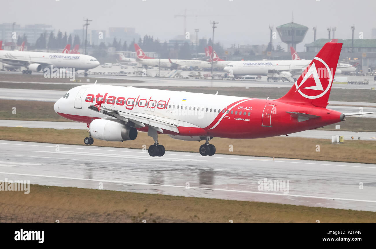 Atlasjet a320 plane hi-res stock photography and images - Alamy
