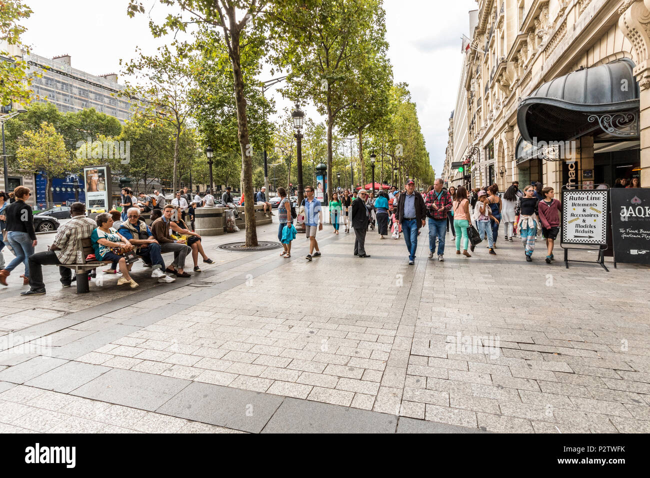 Street life Paris France Stock Photo - Alamy