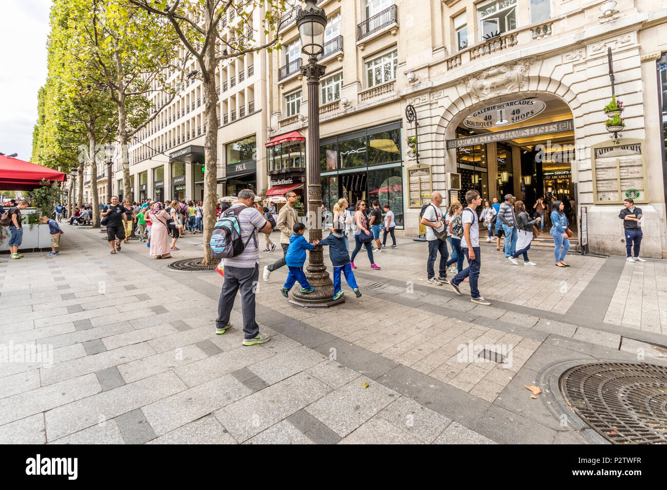 Paris muslim metro hi-res stock photography and images - Alamy
