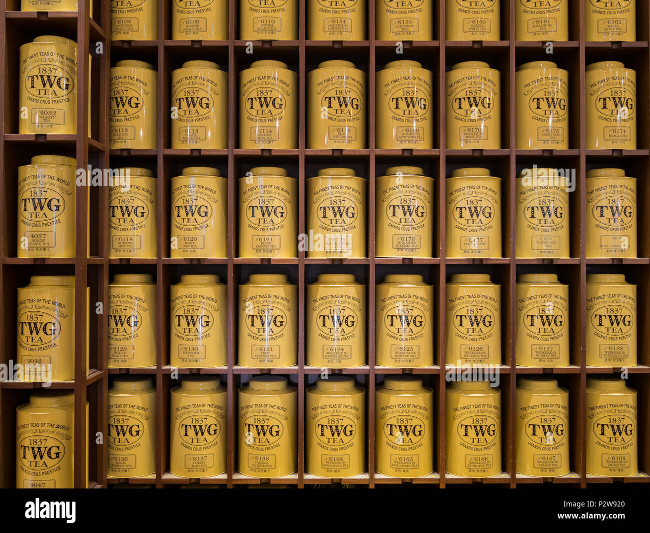 Tea cans hi-res stock photography and images - Alamy
