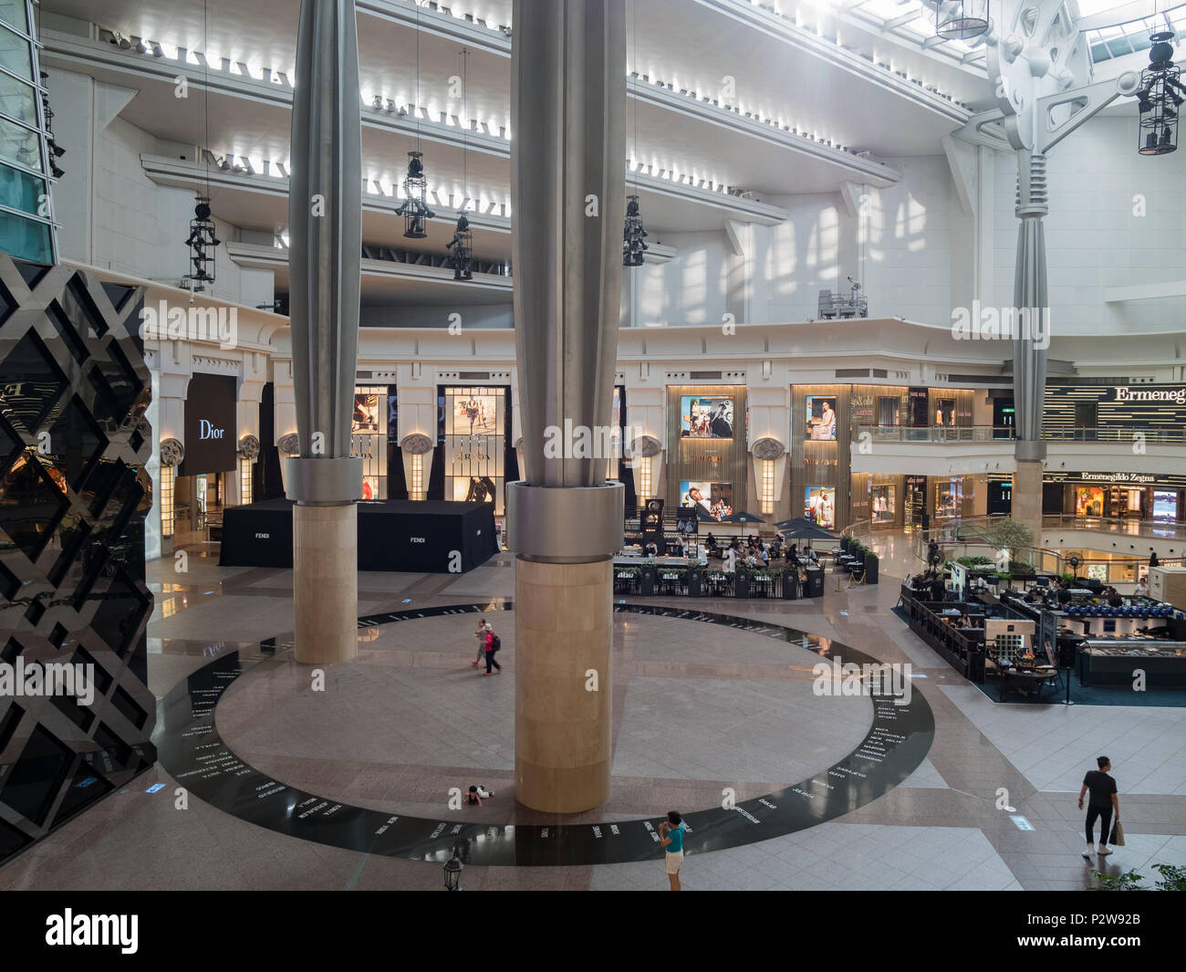 Taipei 101 interior hi-res stock photography and images - Alamy