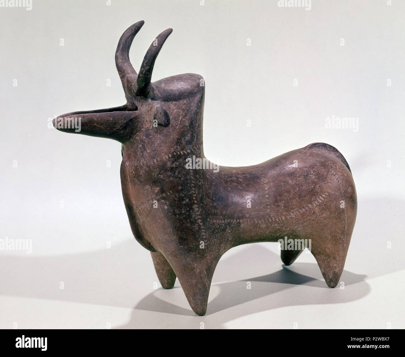 CERAMICA IRANI-CEBU DE BARRO ROJIZO. Location: MUSEO ARQUEOLOGICO ...