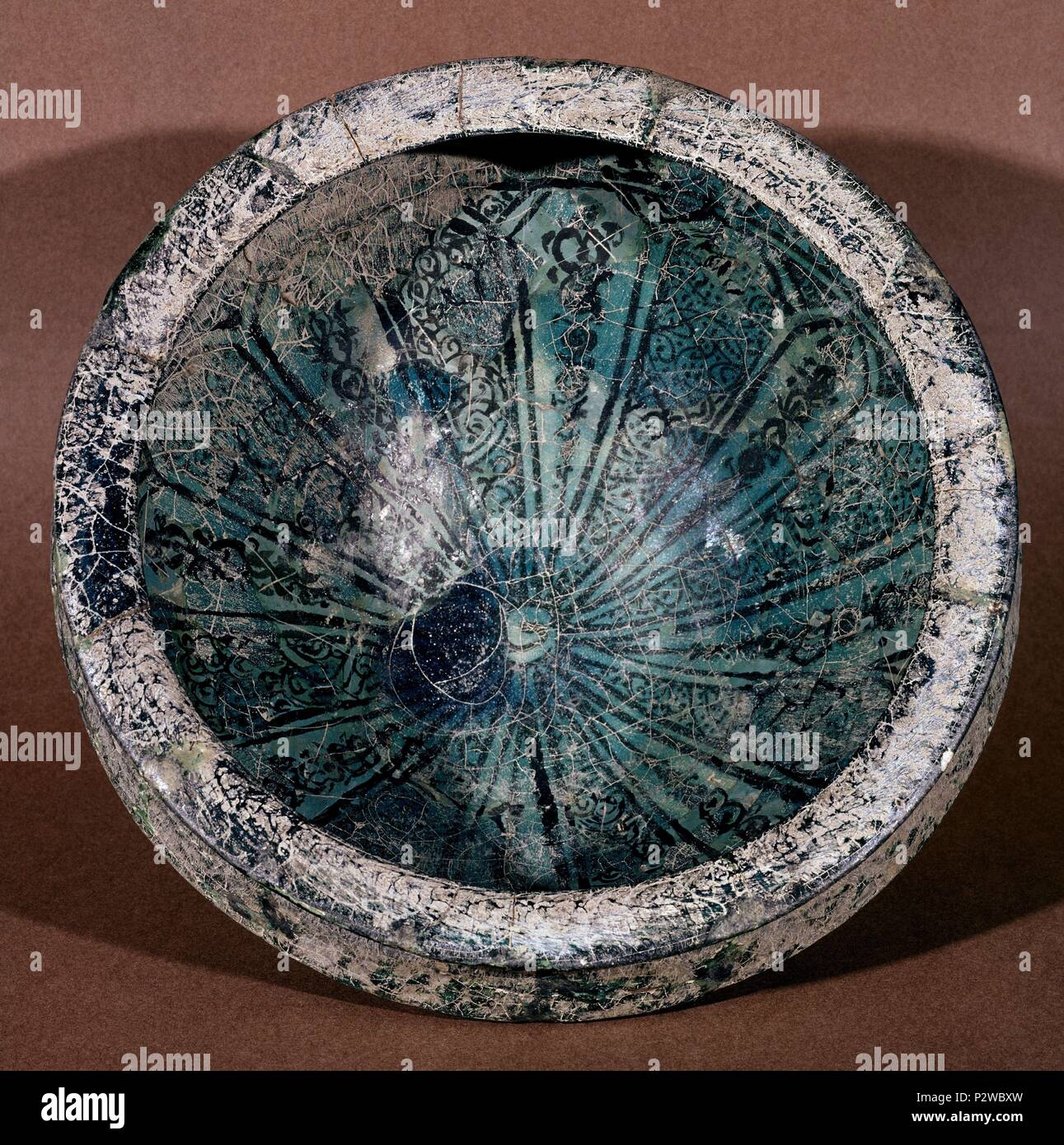 CERAMICA IRANI-CUENCO DE BARRO ROJIZO S XIII. Location: MUSEO ...