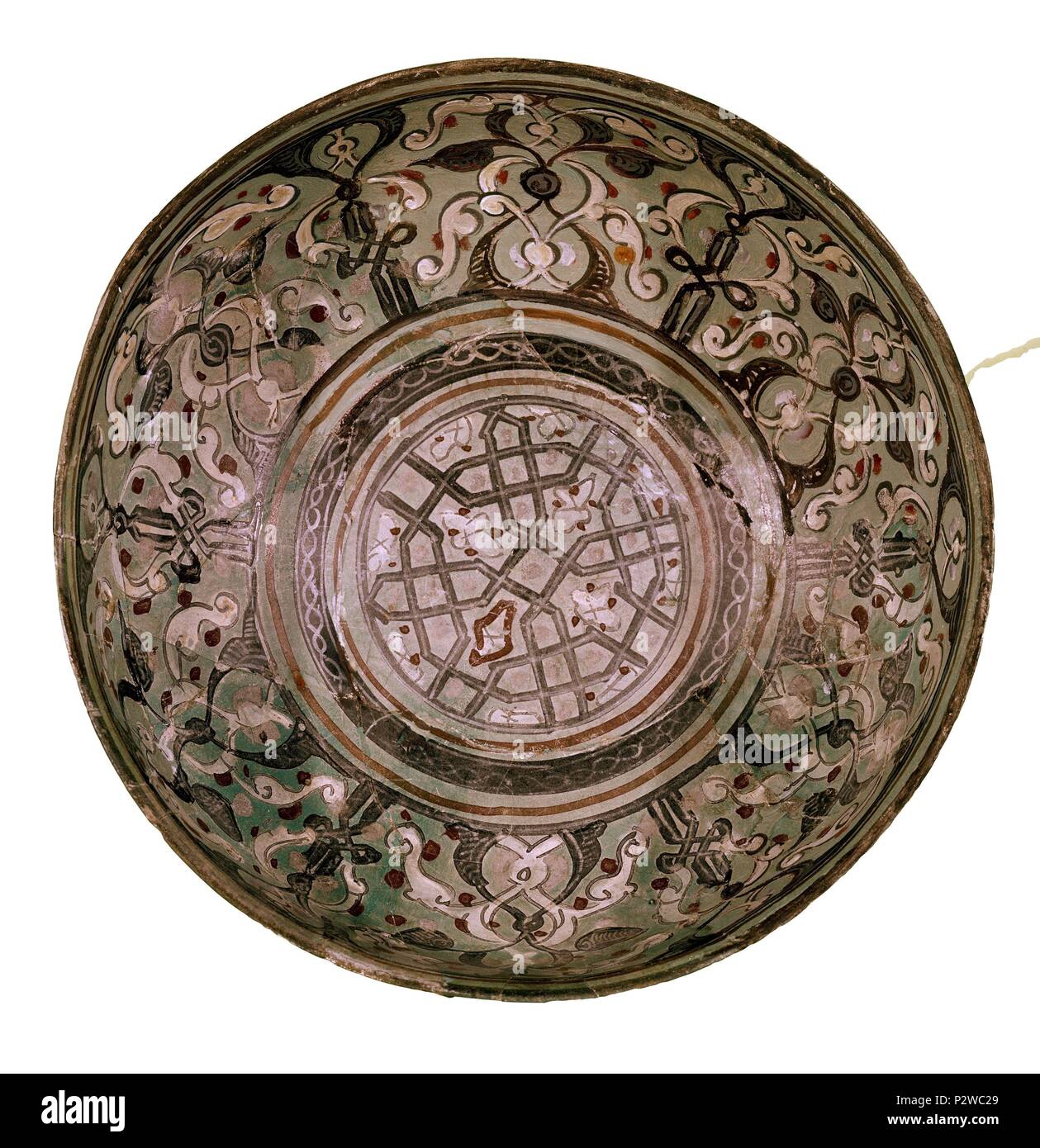 CERAMICA IRANI-CUENCO DE BARRO BLANCO S XIII. Location: MUSEO ...