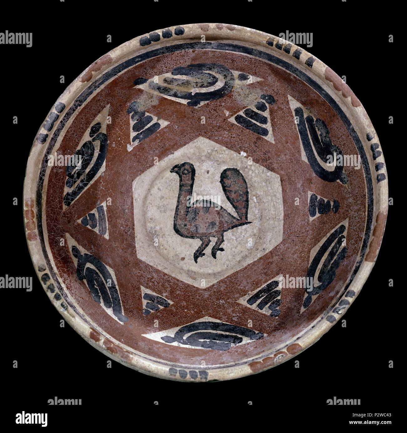 CERAMICA IRANI-PLATO DE BARRO ROSADO S IX. Location: MUSEO ARQUEOLOGICO ...