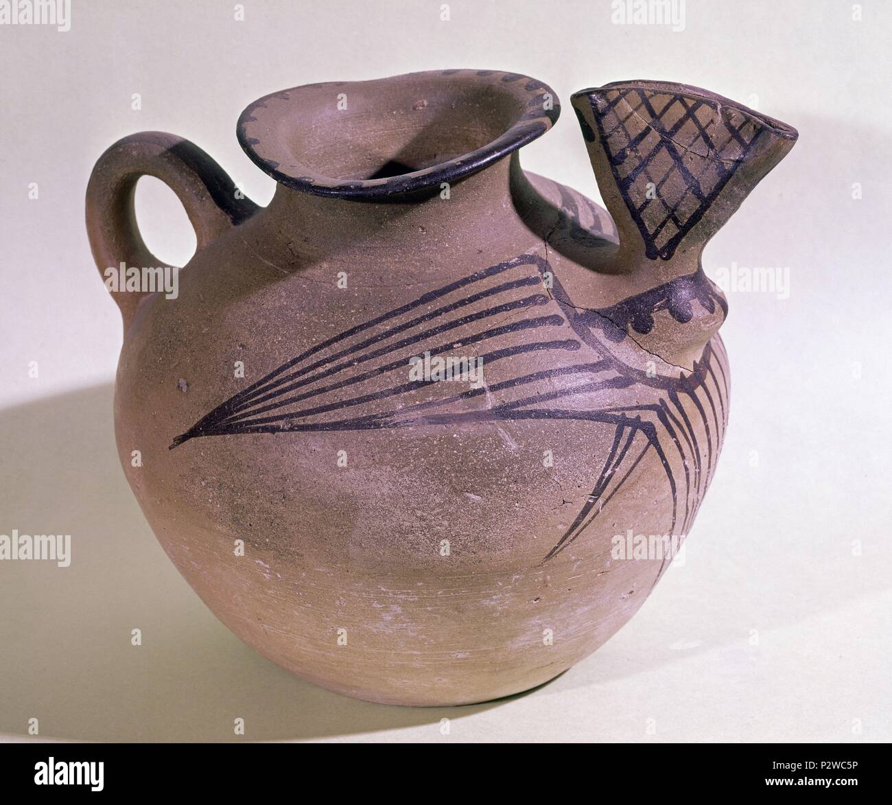 CERAMICA IRANI-JARRO DE BARRO BLANCO S XI. Location: MUSEO ARQUEOLOGICO ...