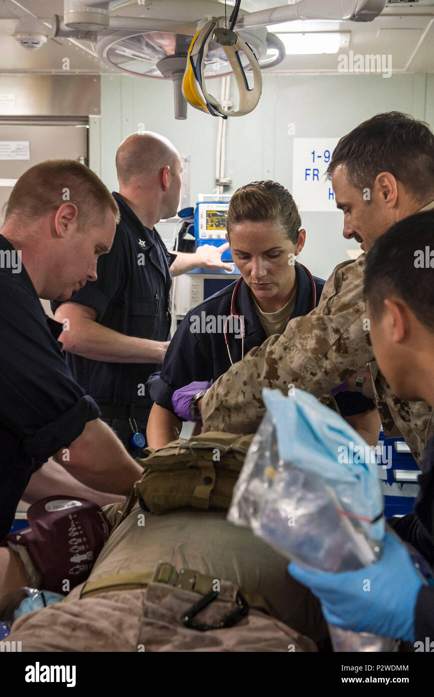 Aden emergency hi-res stock photography and images - Alamy