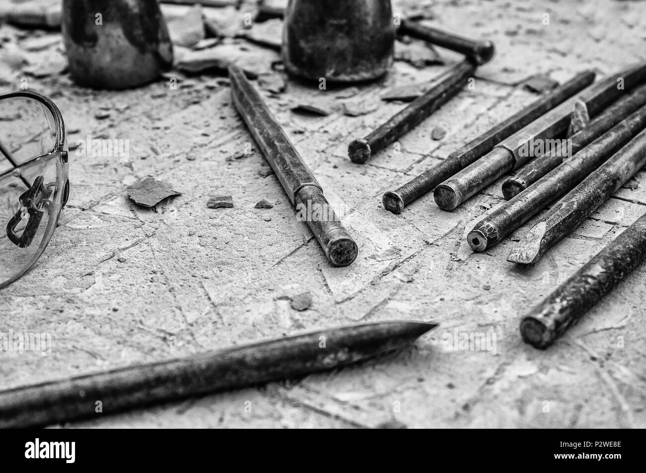 Stonemason Black and White Stock Photos & Images - Alamy