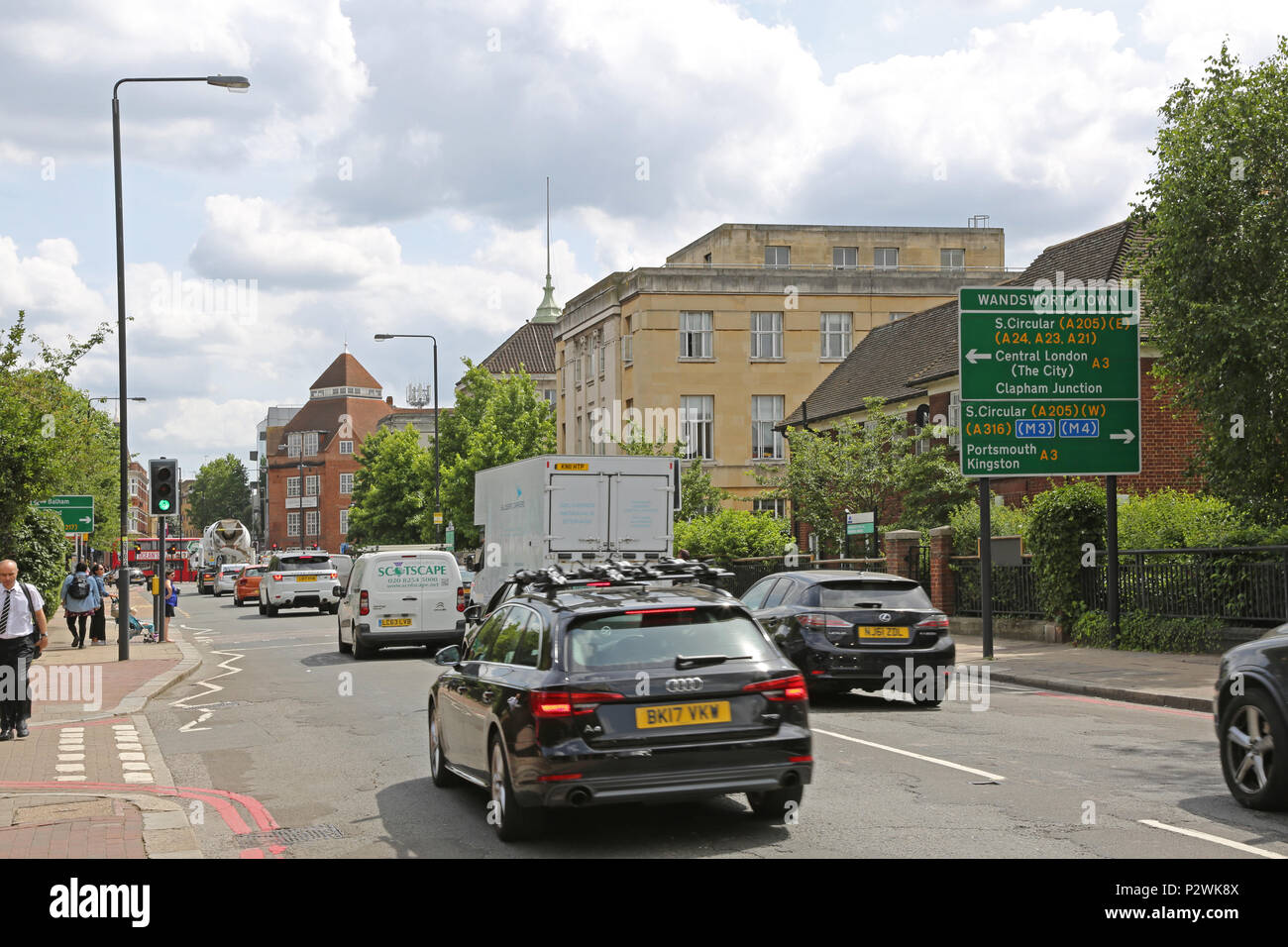 Gyratory road hi-res stock photography and images - Alamy