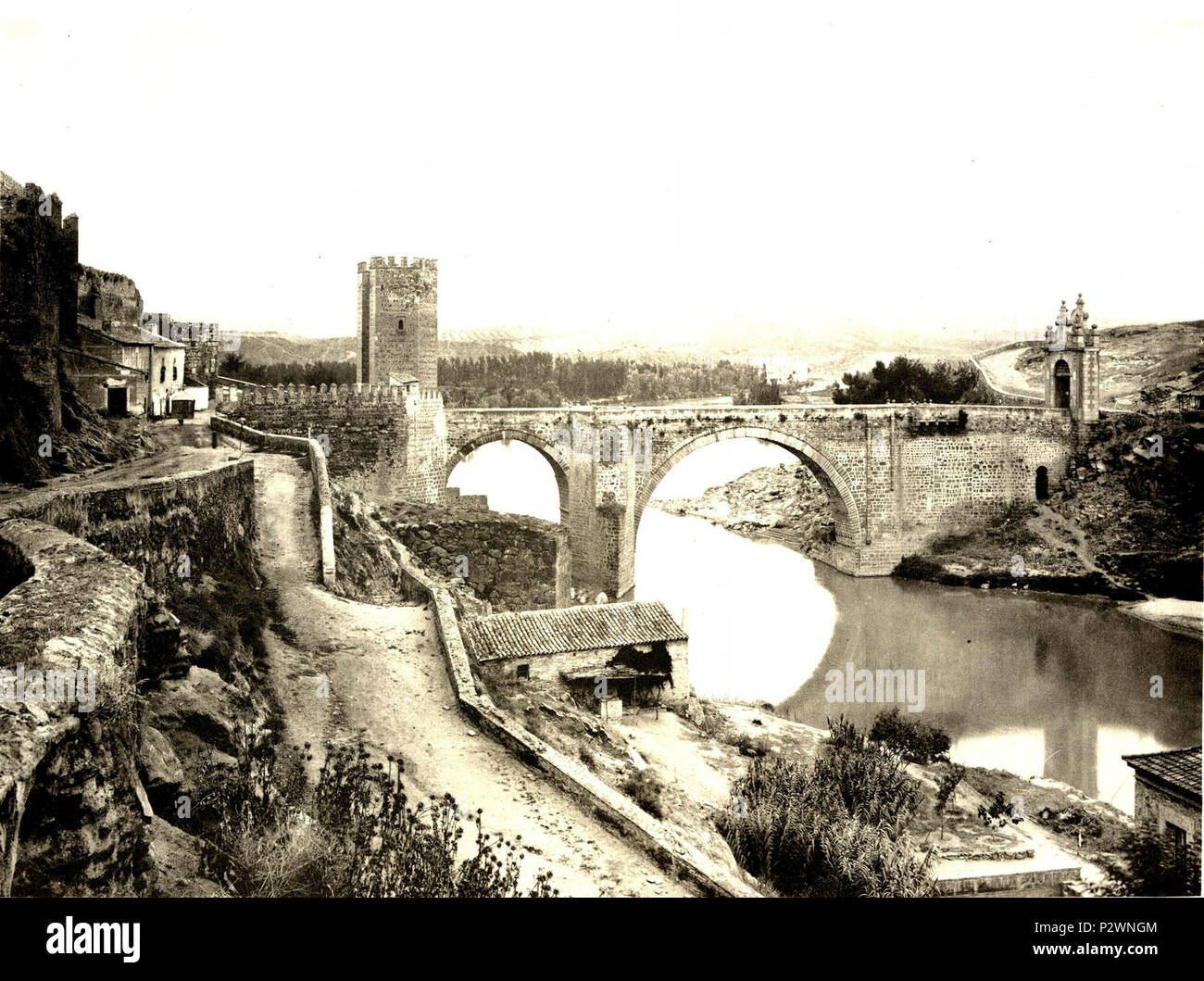 Alcantara roman bridge historical hi-res stock photography and images ...