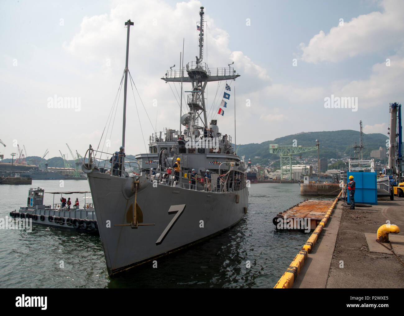 Moored mines hi-res stock photography and images - Alamy
