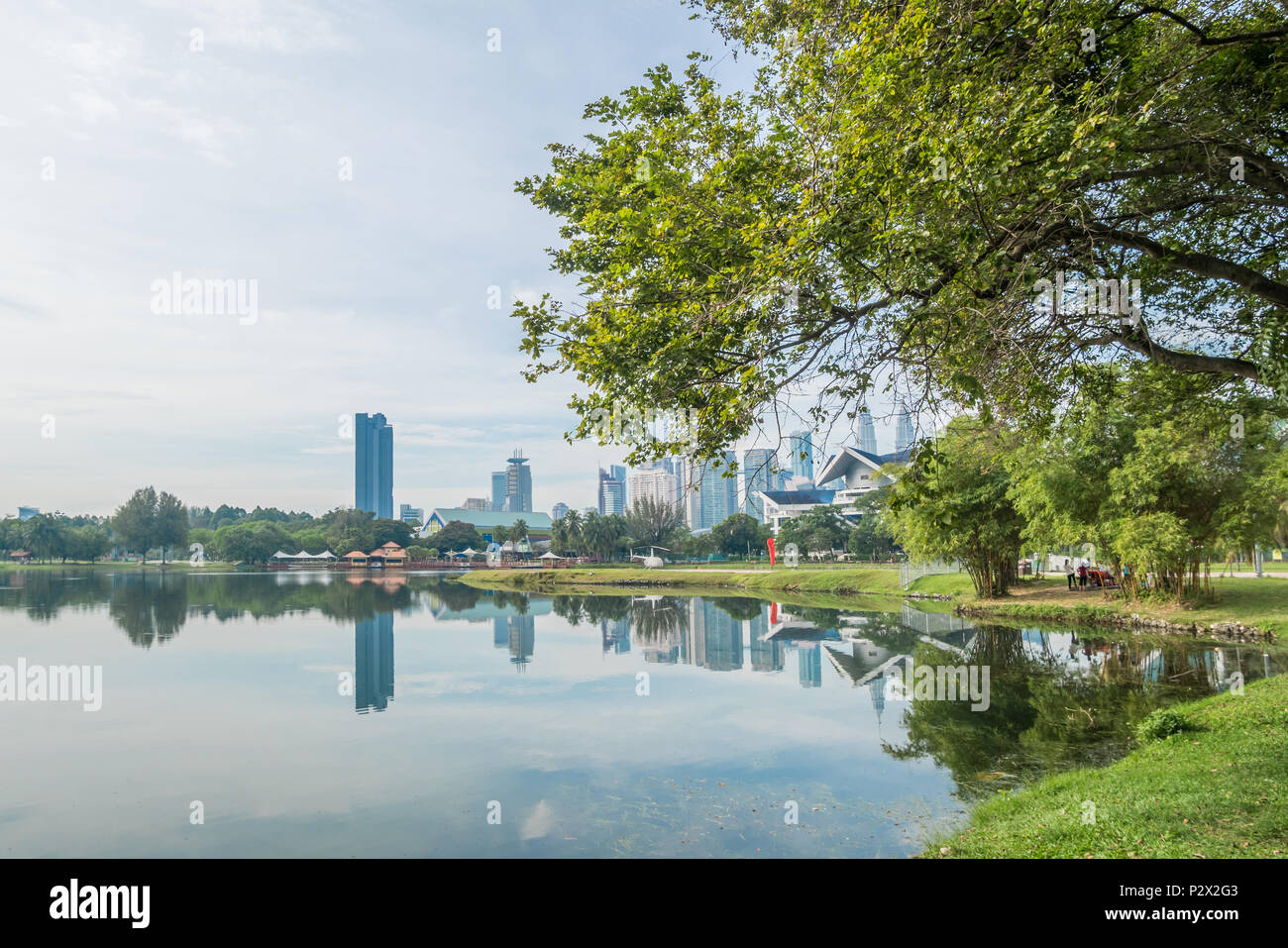 Beautiful morning view of the Kuala Lumpur skyline at Titwangsa Lake ...