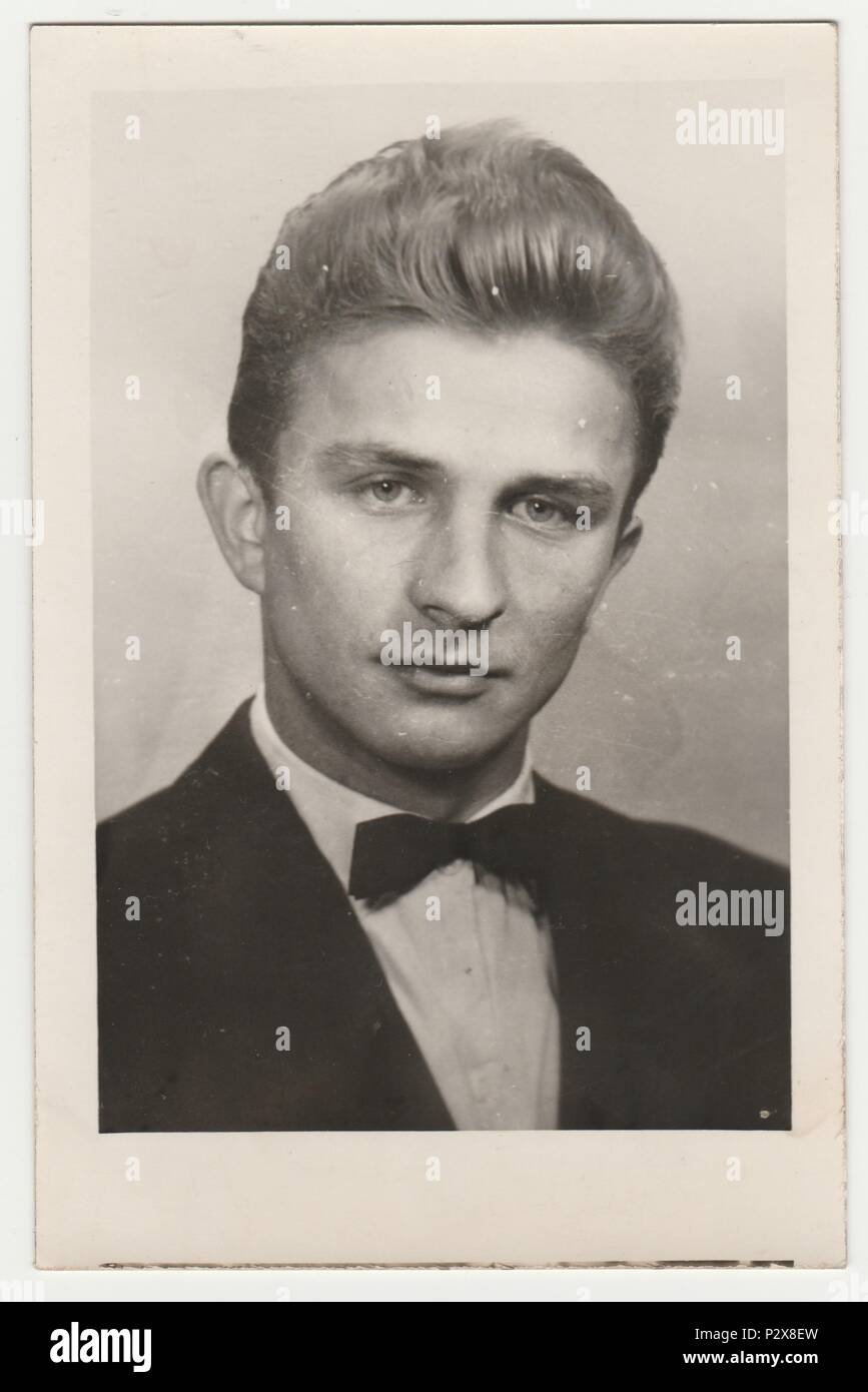 Elegant man 1970s hi-res stock photography and images - Alamy