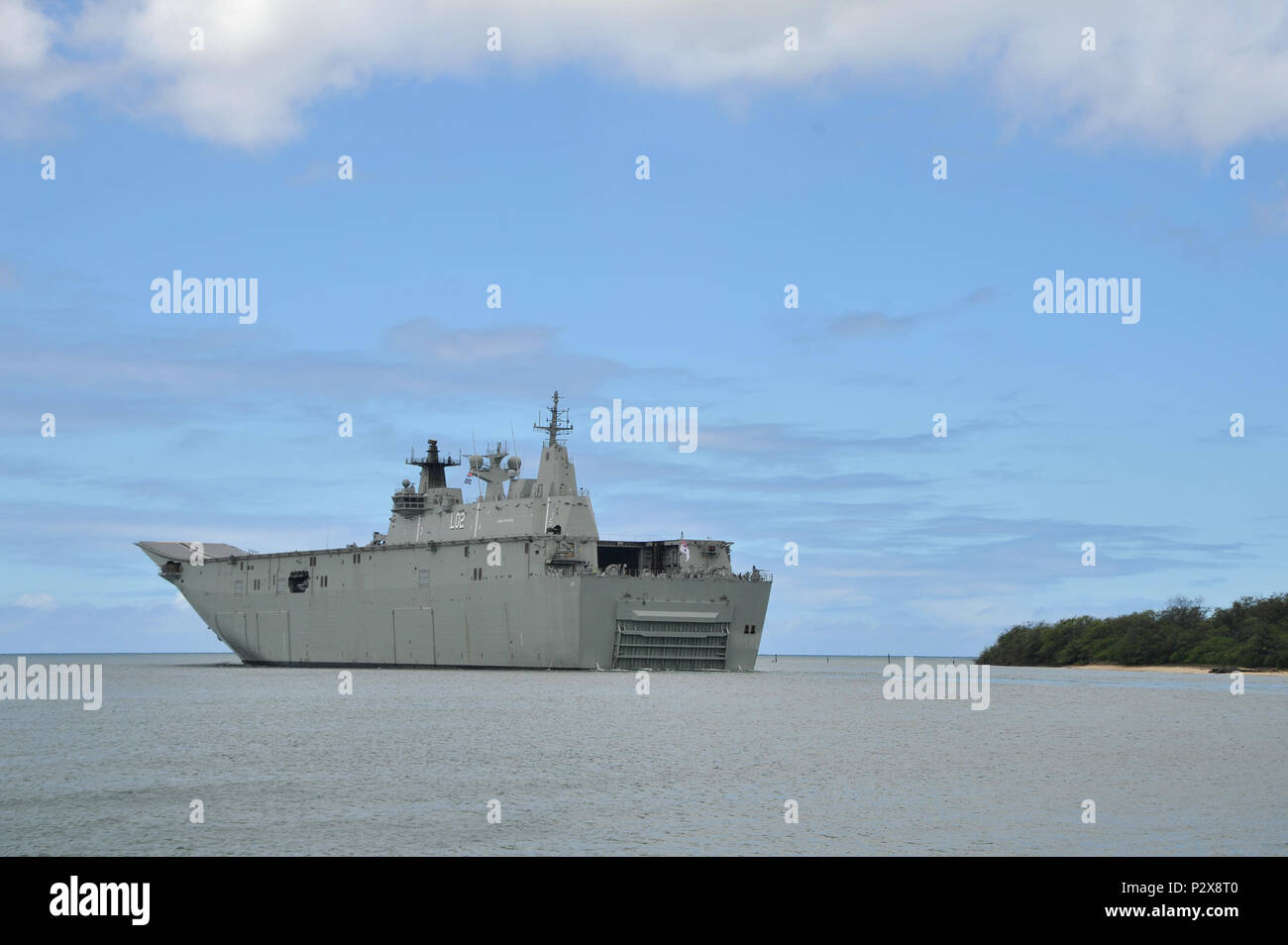 Amphibious ship hmas canberra l02 hi-res stock photography and images ...