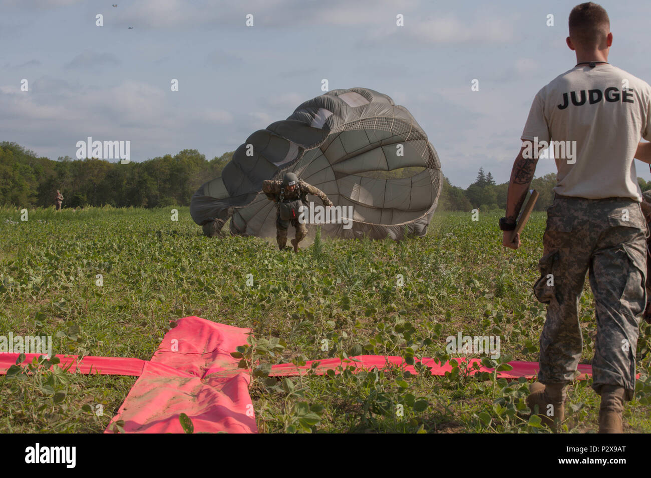 U.S. Army Paratrooper Warrent Officer Greg Suchanek, Special Operations ...