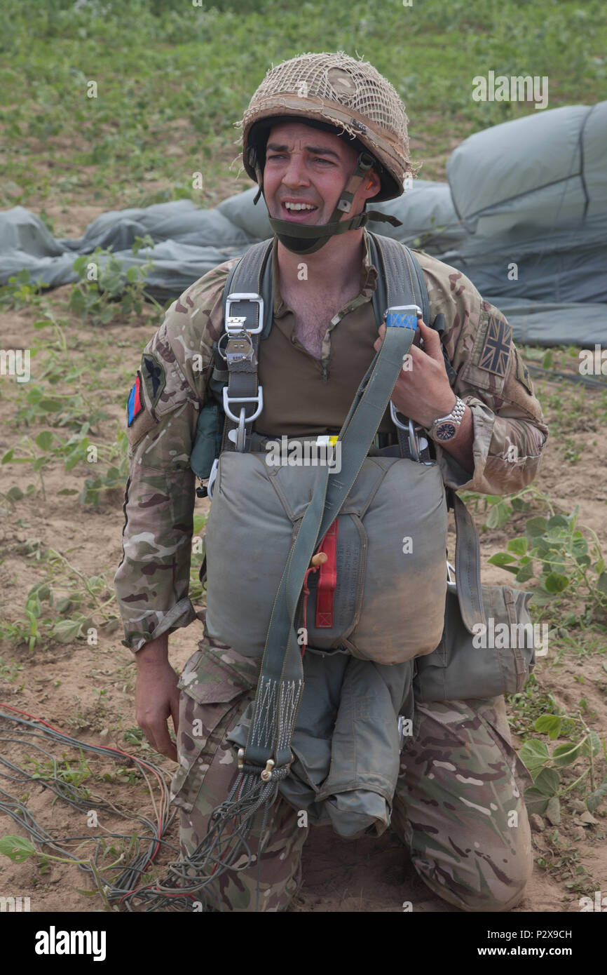British Army Paratrooper Capt. James Walker-McClimens, 7 Parachute ...