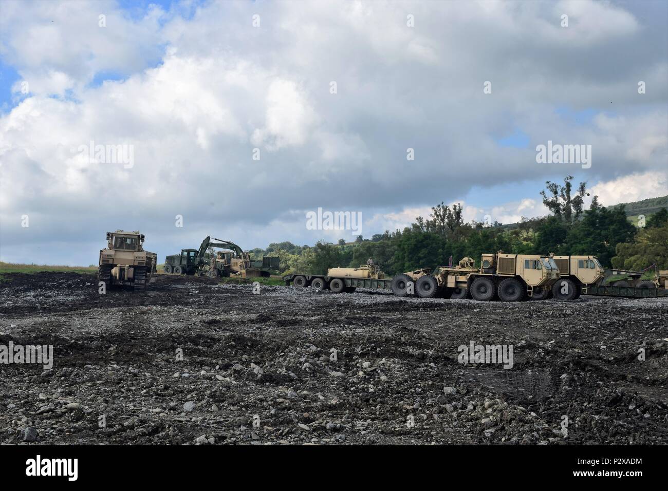 Soldiers from the 877th Engineer Battalion, Alabama Army National Guard ...