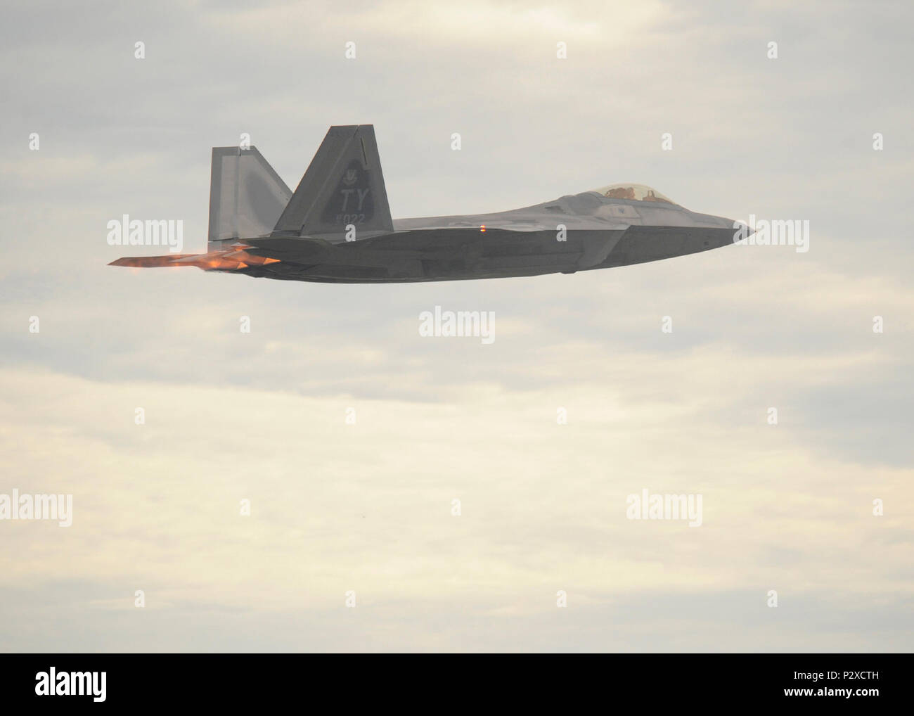 An F-22 Raptor from the 43rd Fighter Squadron takes off in Savannah, Ga ...