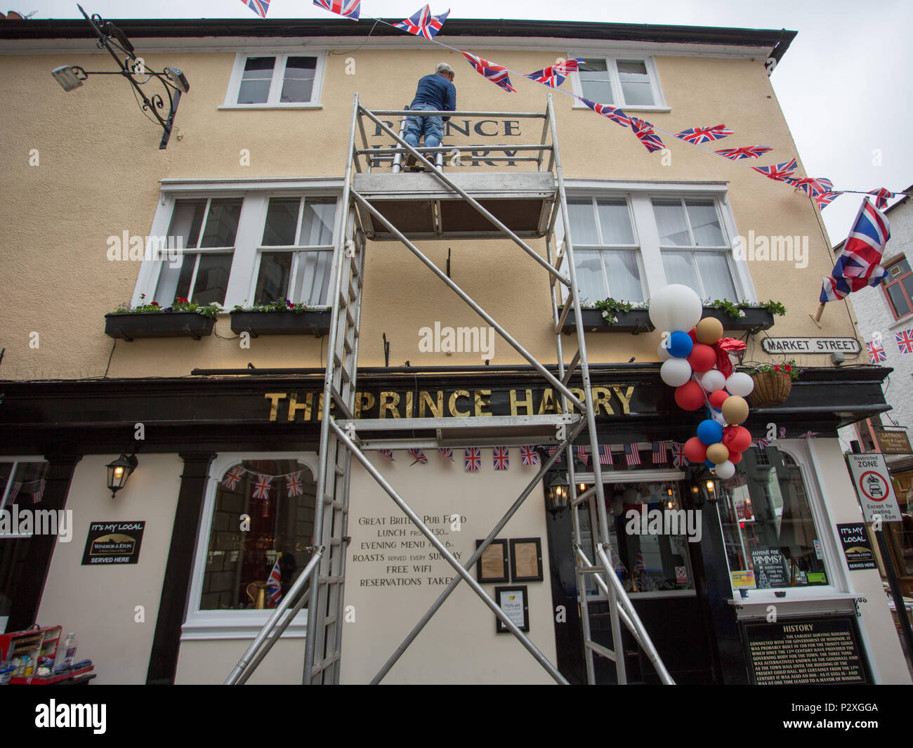 Signwriter Scott Manser hard at work renewing the signs on the Prince ...