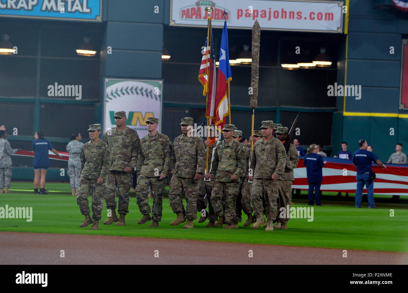 Soldiers from the 136th Expeditionary Signal Battalion were welcomed ...