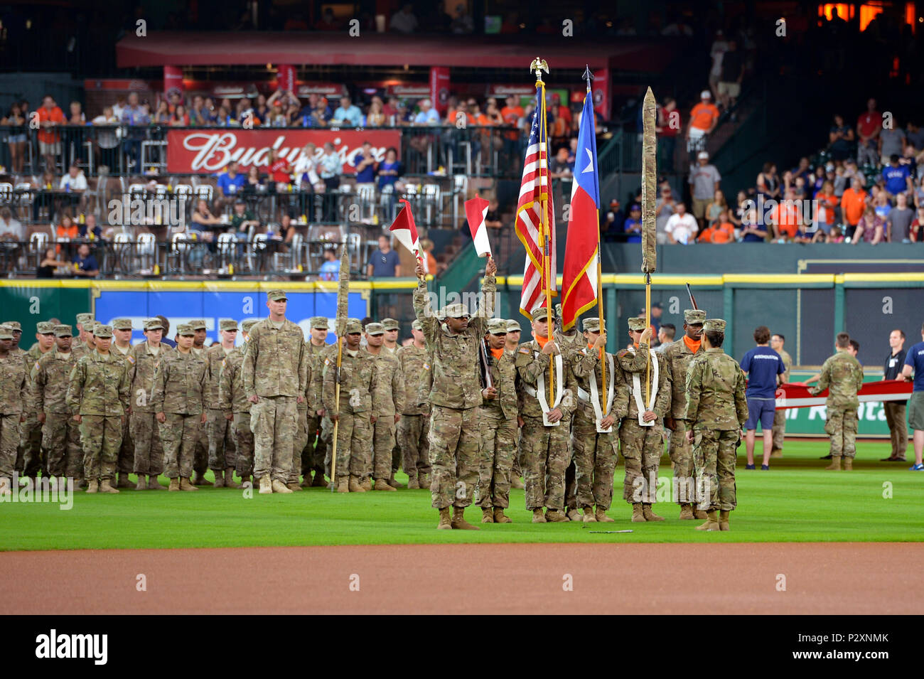 Soldiers from the 136th Expeditionary Signal Battalion were welcomed ...