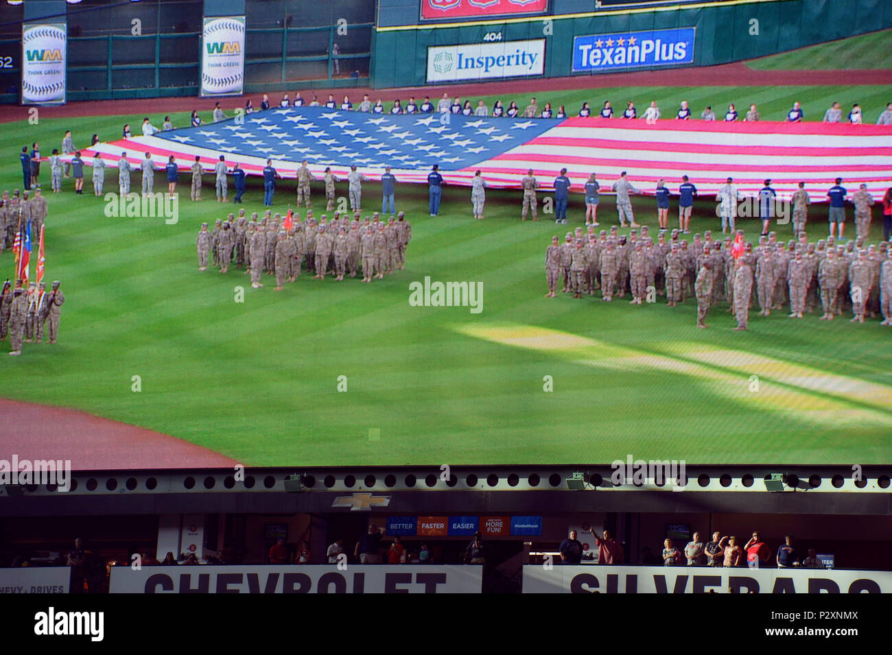 Soldiers from the 136th Expeditionary Signal Battalion were welcomed ...