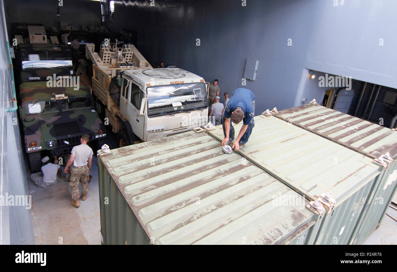 Logistic support vessel 2 hi-res stock photography and images - Alamy