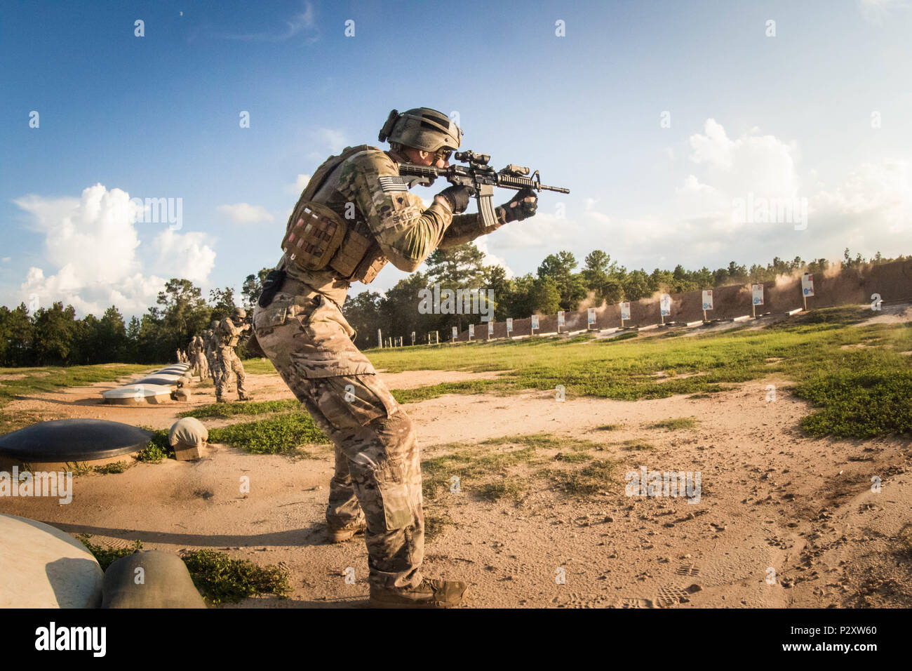 Rapid fire target practice hi-res stock photography and images - Alamy