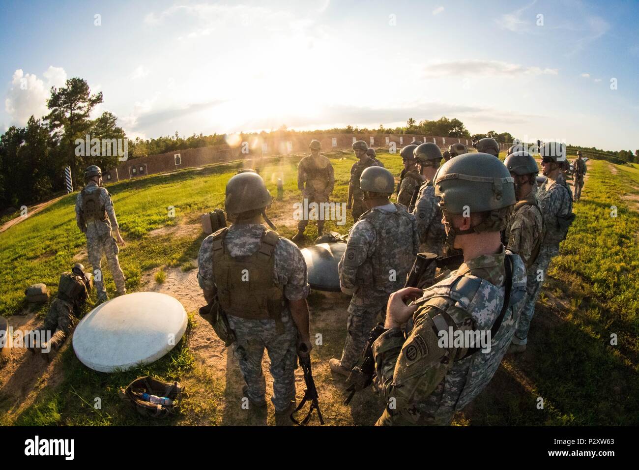 U.S. Army soldiers assigned to Foxtrot Company “Pathfinders,” 2nd ...