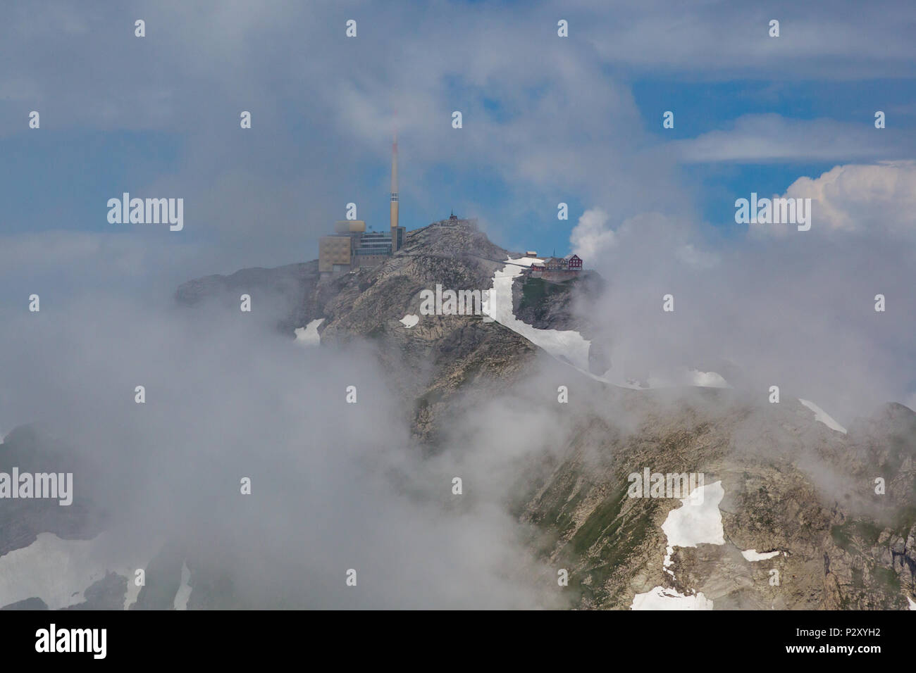 Santis hi-res stock photography and images - Alamy