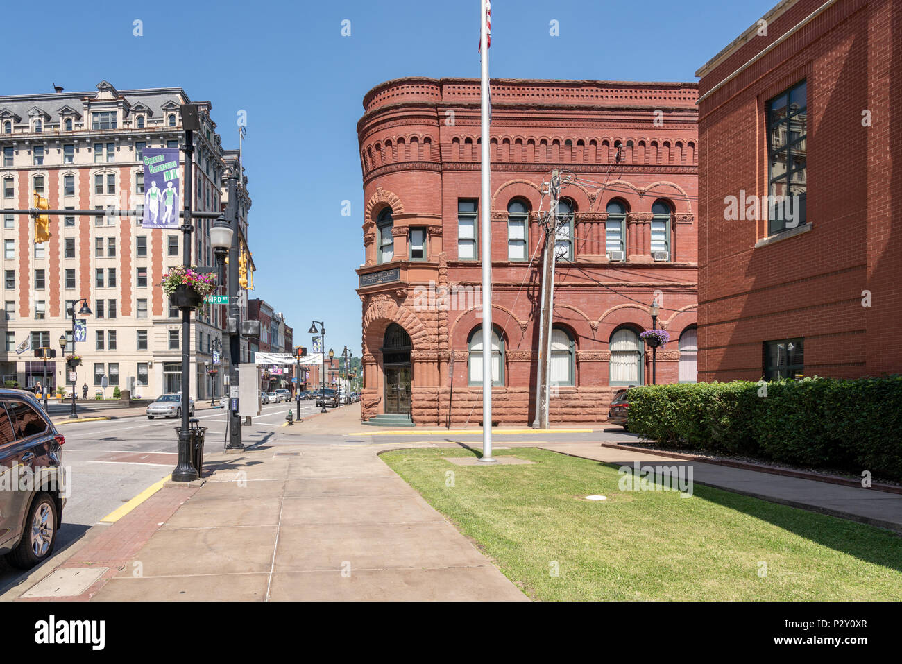 Community Bank Building in Clarksburg West Virginia Stock Photo - Alamy