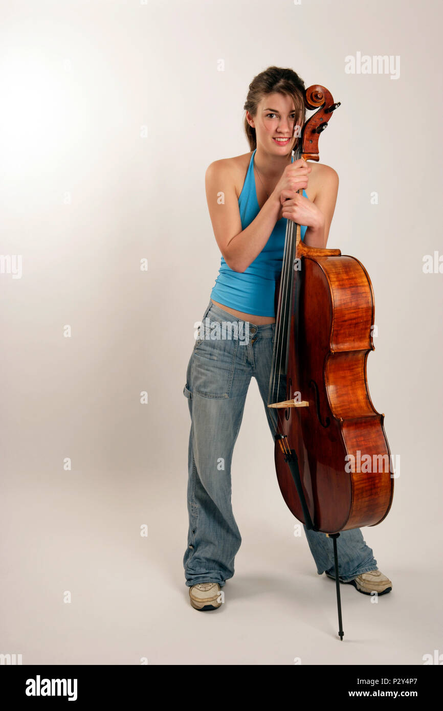 Cello technique hi-res stock photography and images - Alamy