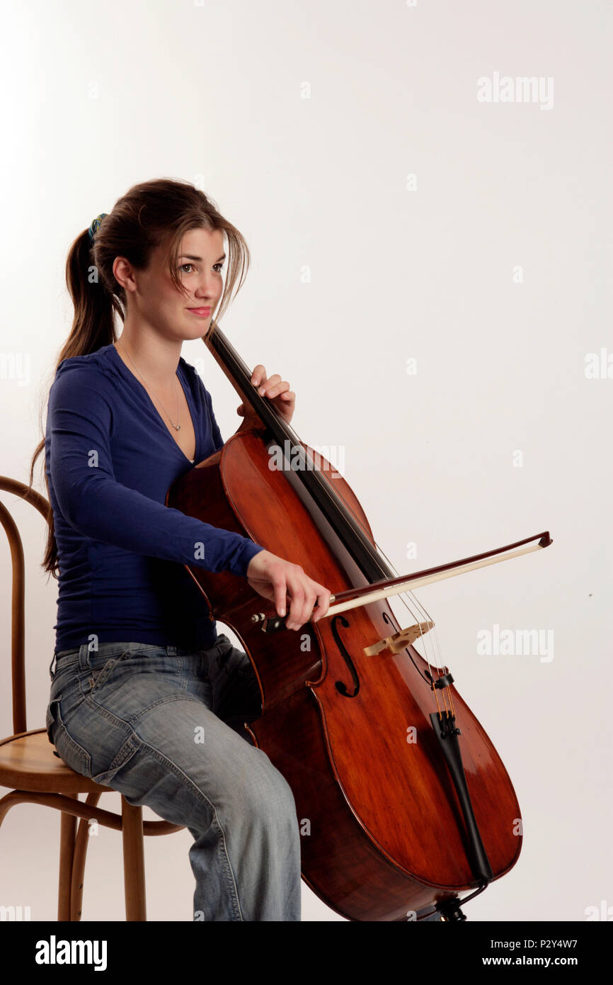 Hand position cello hi-res stock photography and images - Alamy