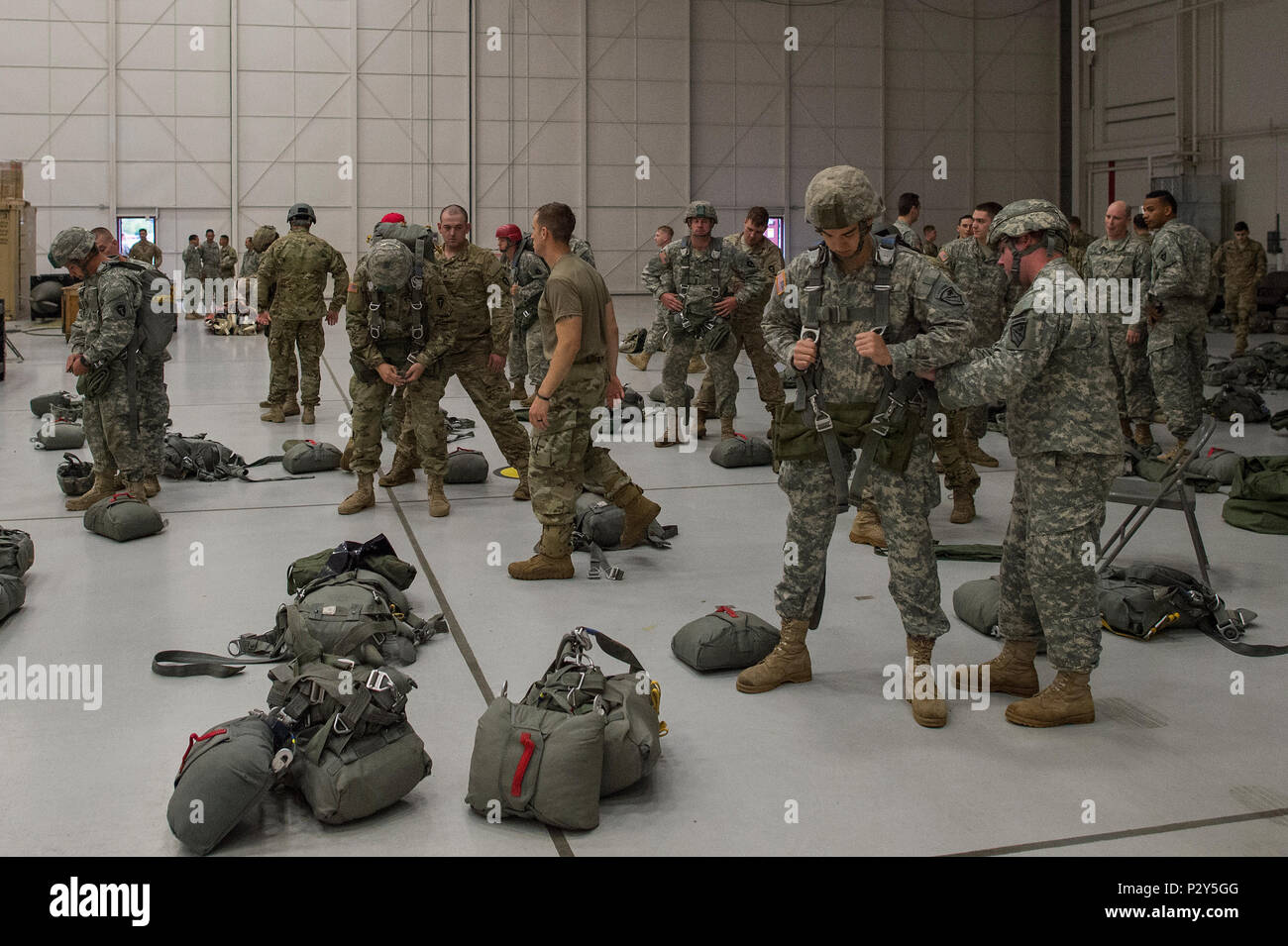 Alaska Army National Guard Soldiers with B Company, 1st Battalion ...