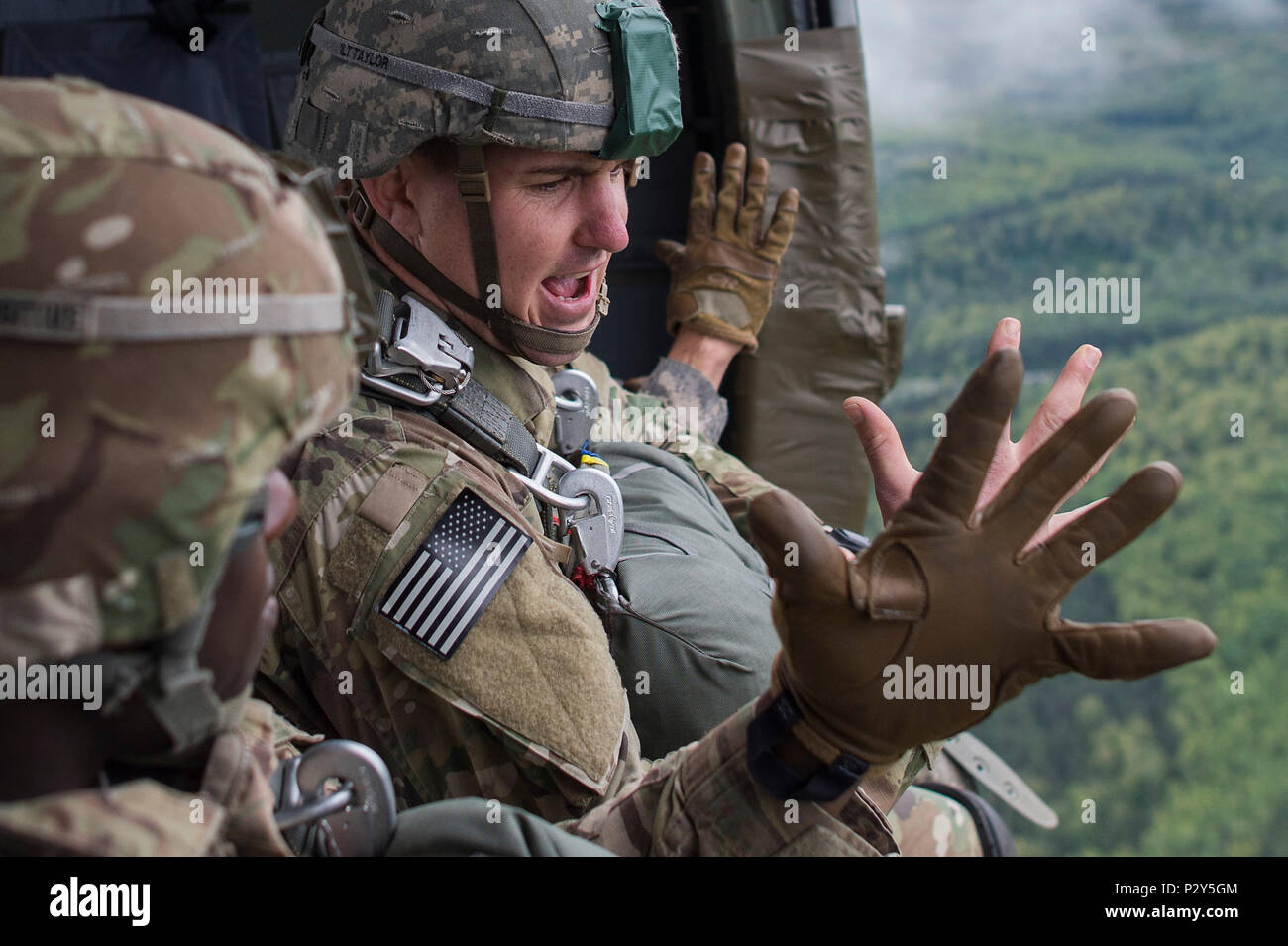 Alaska Army National Guard Soldiers with B Company, 1st Battalion ...