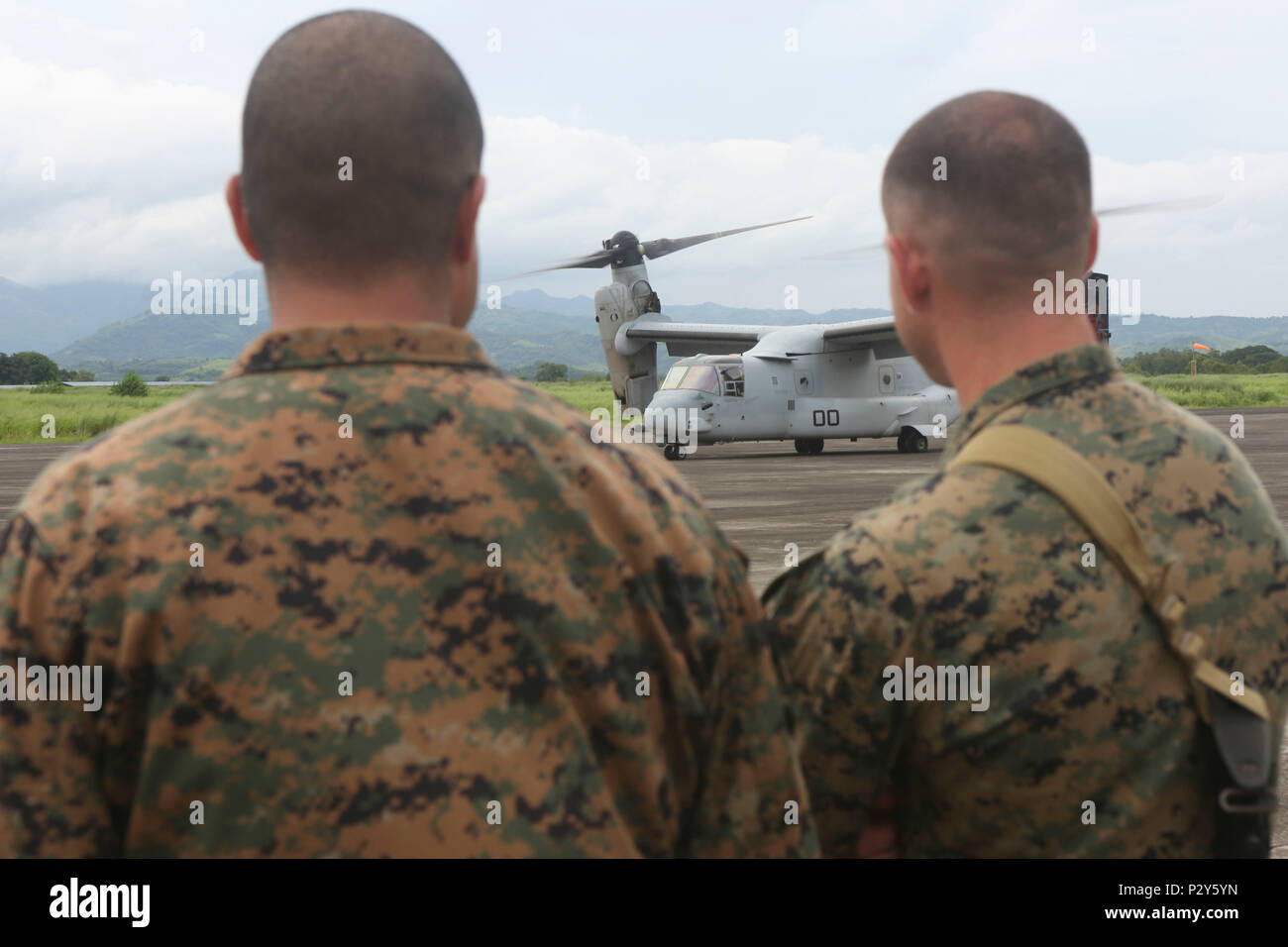 BASA AIR BASE, Philippines ─ U.S. Marines assigned to Lima Company, 3rd ...