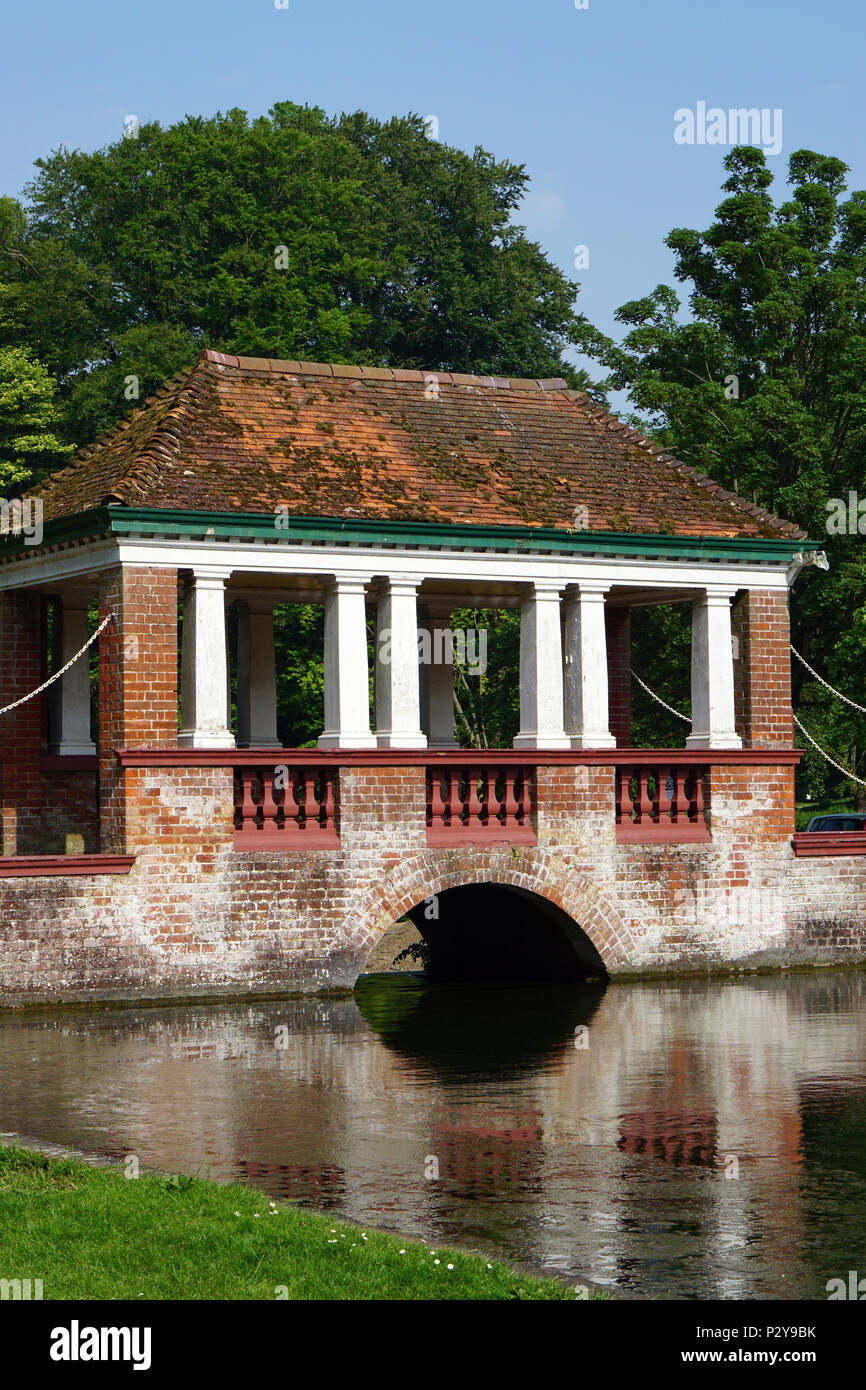 Lower Pagola Bridge, Russell Gardens Stock Photo - Alamy