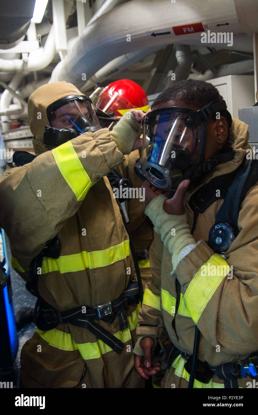 Uss ashtabula hi-res stock photography and images - Alamy