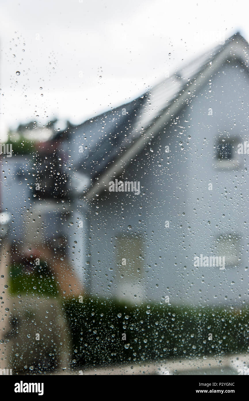Rain room hi-res stock photography and images - Alamy