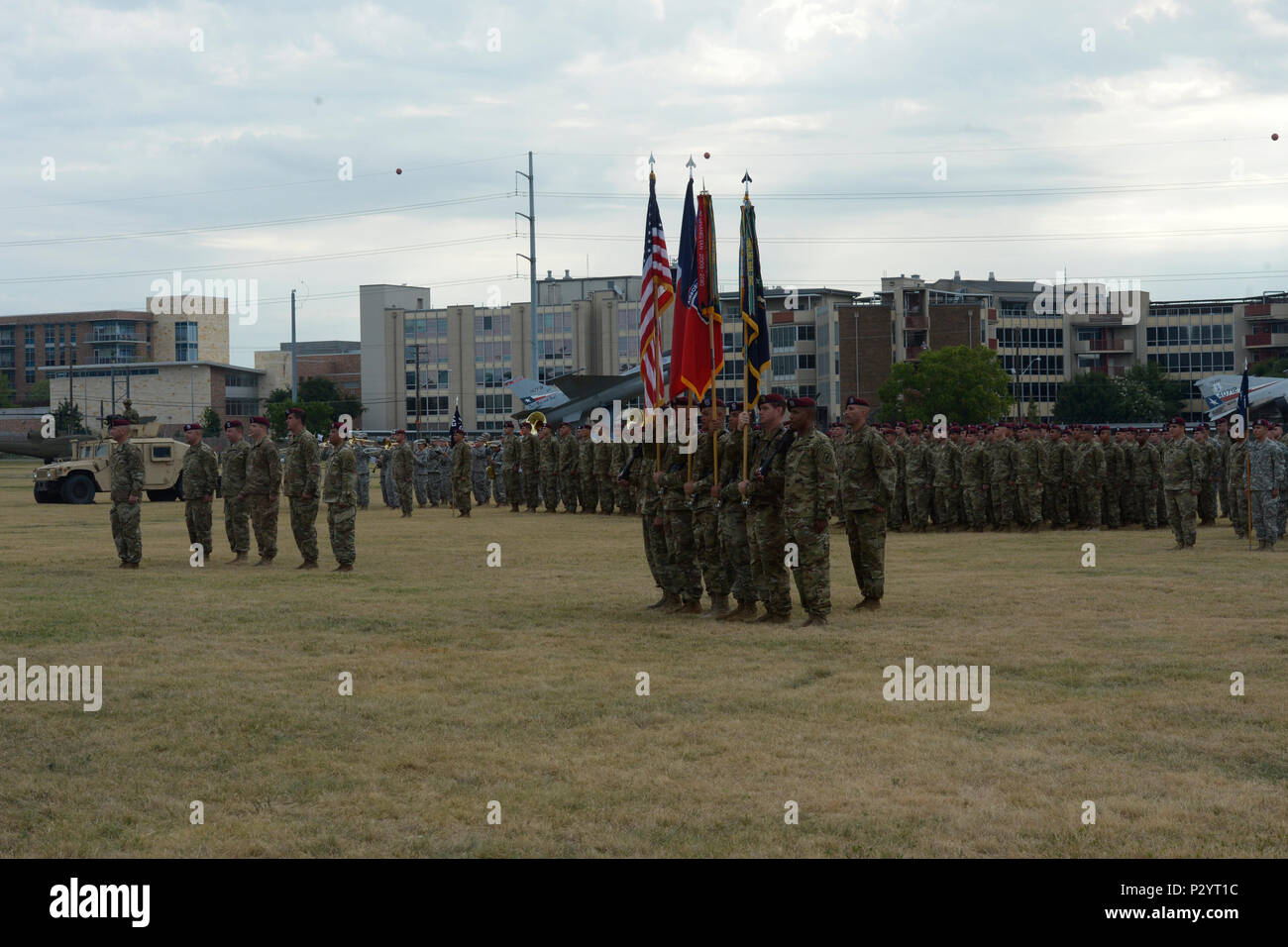 Soldiers from the 1st Battalion (Airborne), 143rd Infantry Regiment ...