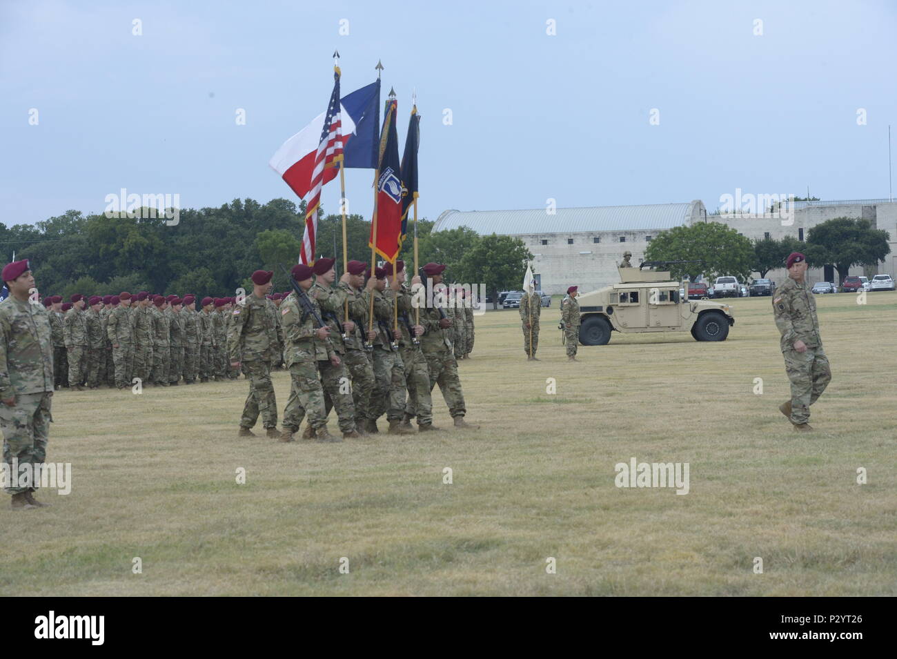 Soldiers from the 1st Battalion (Airborne), 143rd Infantry Regiment ...
