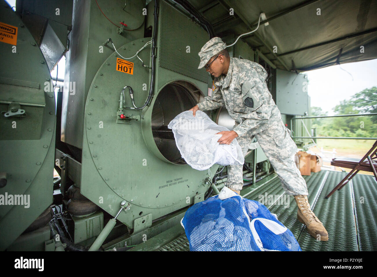Laundry advanced system lads hi-res stock photography and images - Alamy