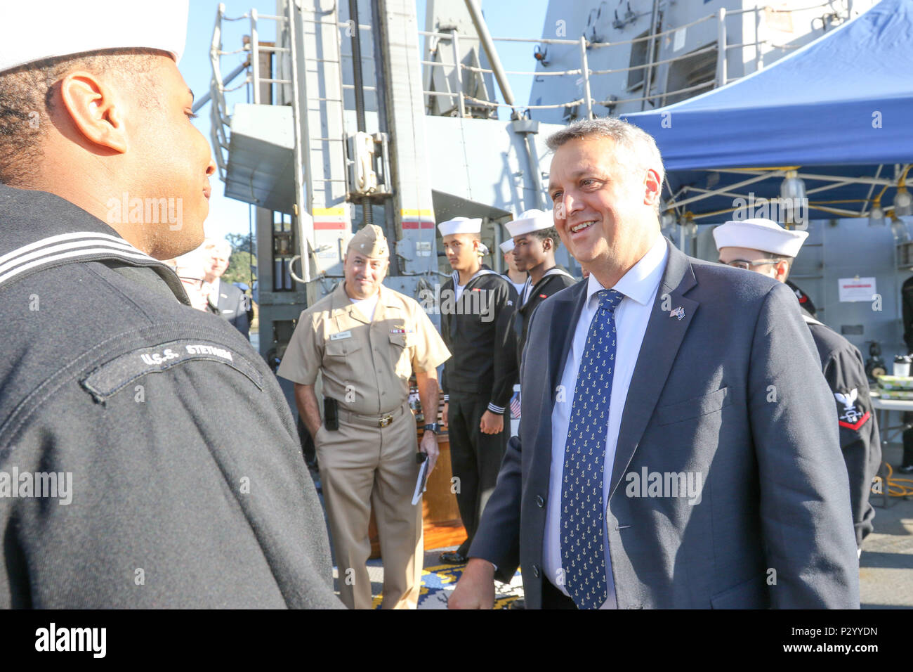 160815-N-BN625-001 SYDNEY (Aug. 15, 2016) The U.S. Deputy Under ...