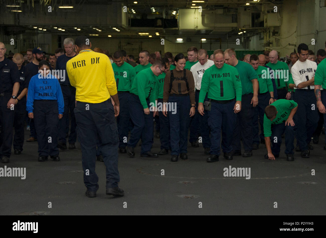 160811-N-EH855-004 ATLANTIC OCEAN (Aug. 11, 2016) - Sailors participate ...