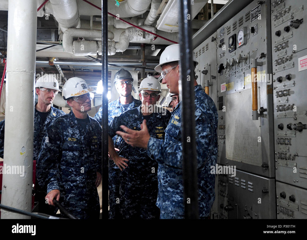 160816-N-XF387-042 YOKOSUKA, Japan (Aug 16, 2016) - Commander, Task ...