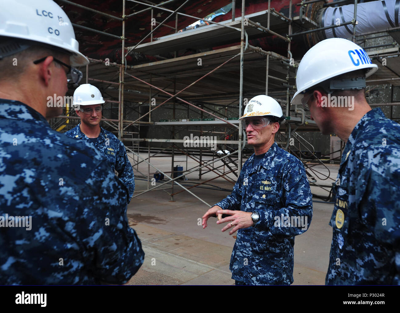 160816-N-XF387-228 YOKOSUKA, Japan (Aug 16, 2016) - Commander, Task ...