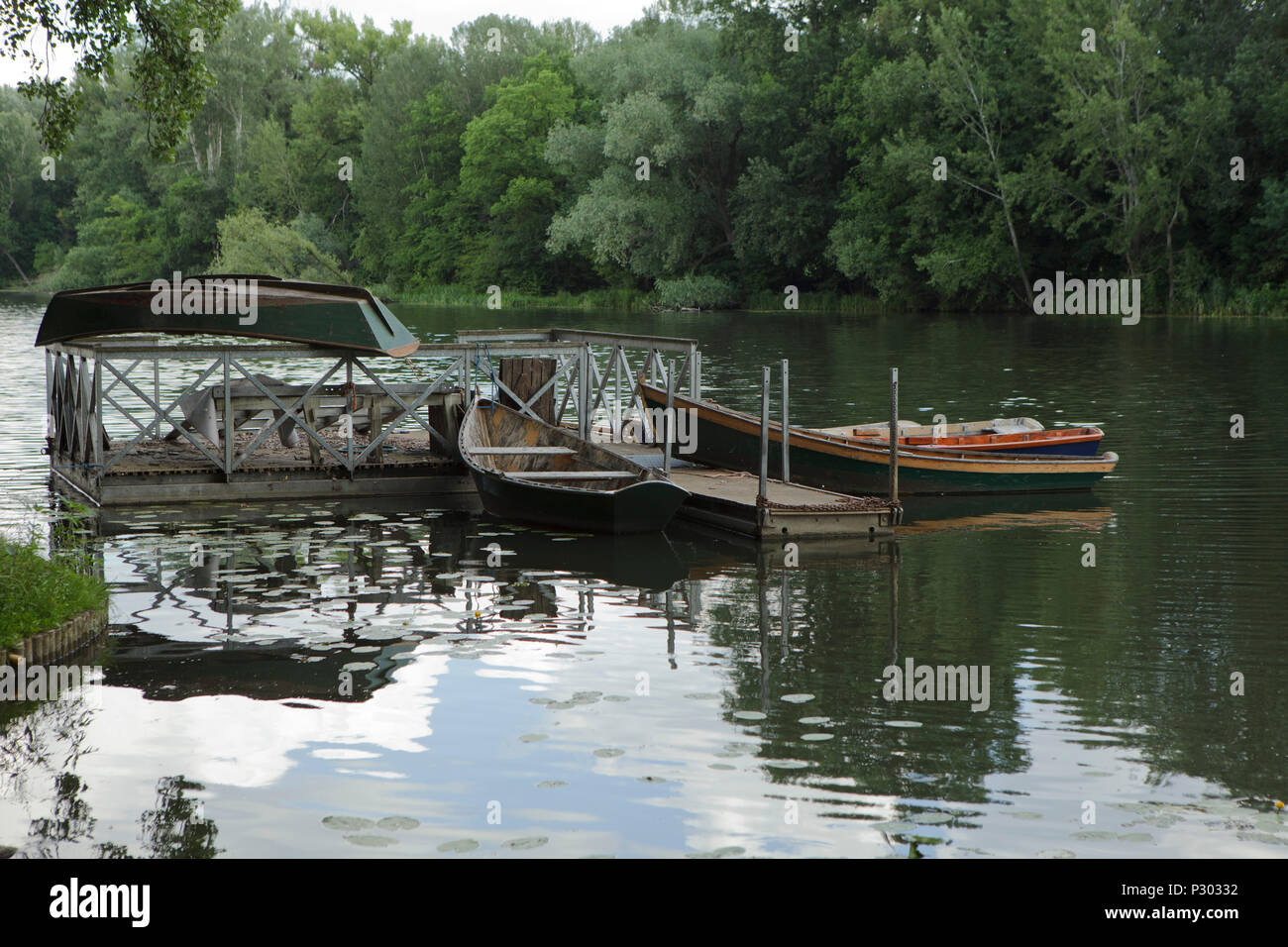Small mooring garden hi-res stock photography and images - Alamy