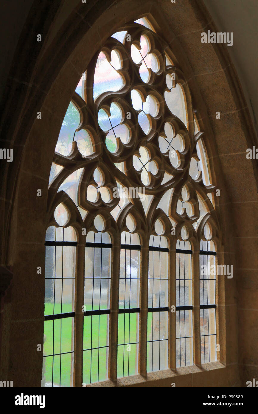 Gothic tracery hi-res stock photography and images - Alamy