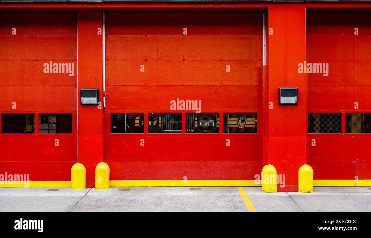 New york fire department engine door hi-res stock photography and ...